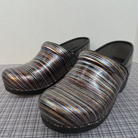 Dansko | Shoes | Leather Dansko Nursing Clogs Size 85 | Poshmark